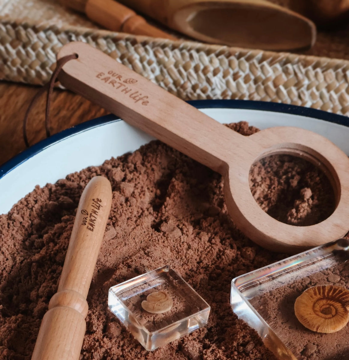 Wooden Magnifying Glass – Three Wild Sprouts