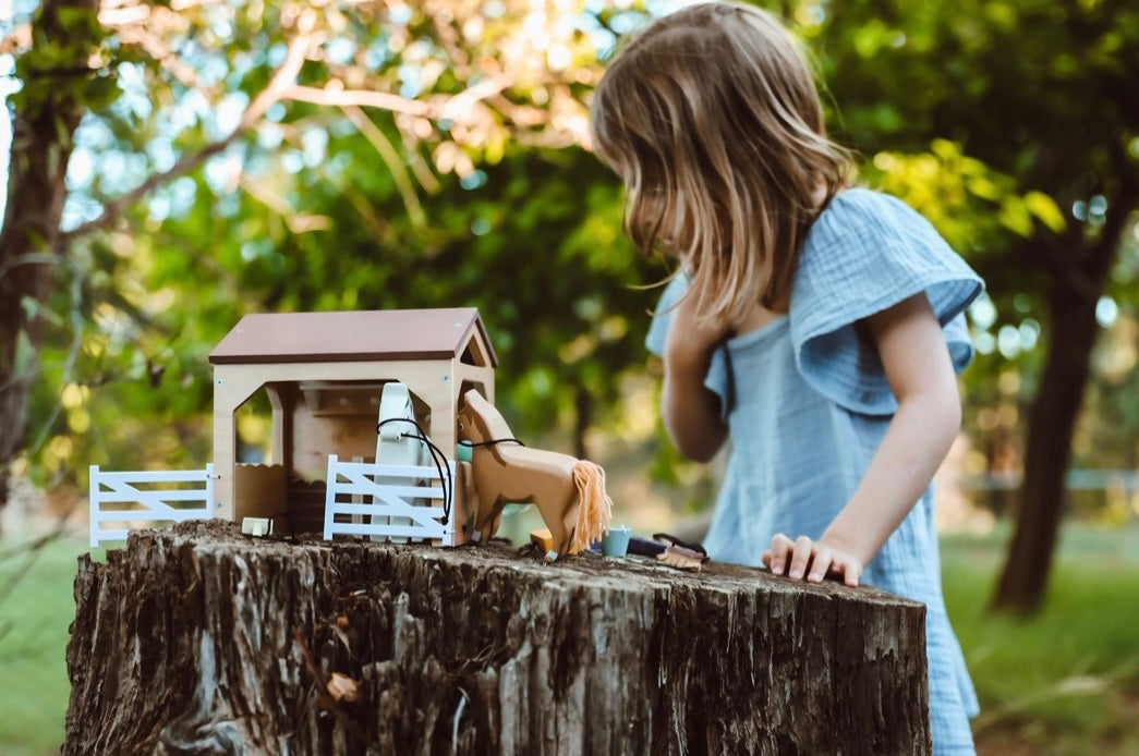 The Stables (Tender Leaf Toys) – Three Wild Sprouts